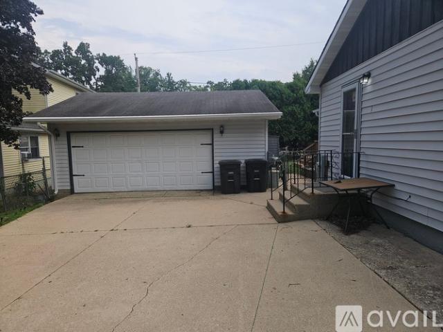 3 BR, 2 BA Apartment 24717 68th Street, Salem Lakes, WI 53168