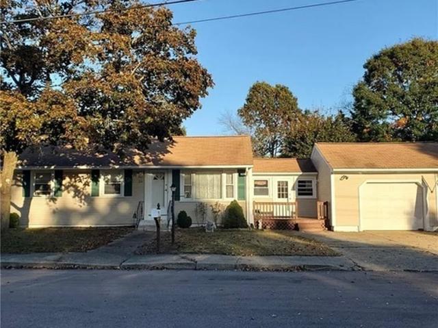 3 BR, 2 BA Apartment 24 Carlton Place, West Warwick, RI 02893