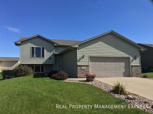 3 BR, 2 BA Apartment 2508 N Aidan Ave, Sioux Falls, SD 57107