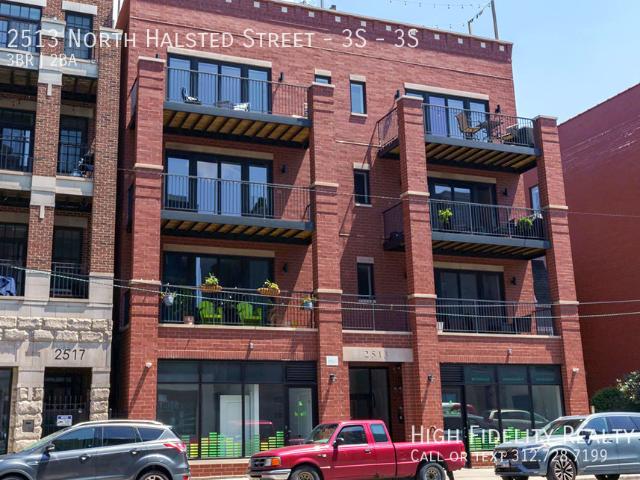 3 BR, 2 BA Apartment 2513 North Halsted Street 3S, Chicago, IL 60614