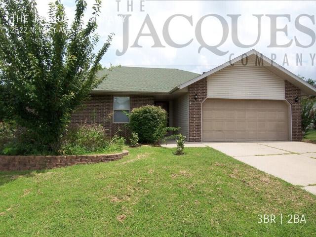 3 BR, 2 BA Apartment 2522 N. West Ave Springfield, MO 65803