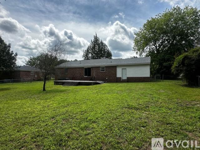 3 BR, 2 BA Apartment 2527 Kingston Dr, Florence, SC 29505