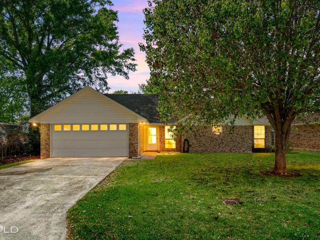 3 BR, 2 BA Apartment 2542 Spruce Drive, Bossier City, LA 71111
