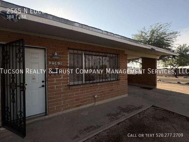 3 BR, 2 BA Apartment 2565 N EUCLID AVE, TUCSON, AZ 85719
