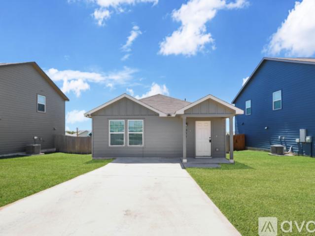 3 BR, 2 BA Apartment 256 Texas Angel Wy, Jarrell, TX 76537