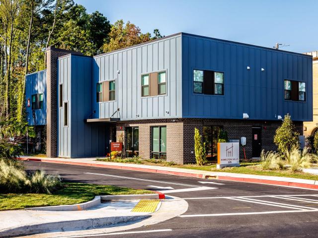 3 BR, 2 BA Apartment 2576 Martin Luther King Junior Drive Southwest Unit B302, Atlanta, GA 30311