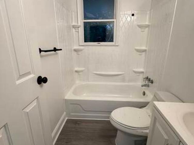 3 BR, 2 BA Apartment 259 Elizabeth Avenue, Paulsboro, NJ 08066