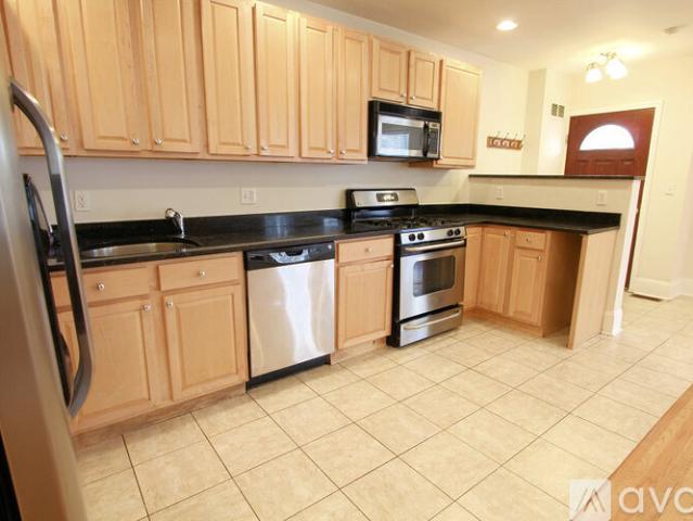 3 BR, 2 BA Apartment 25 Aspinwall Ave, Unit 1, Brookline, MA 02446