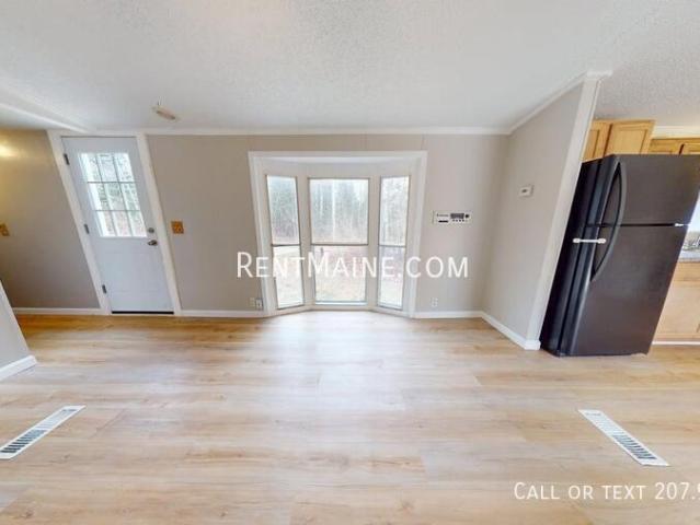 3 BR, 2 BA Apartment 25 Balsam Ln Levant, ME 04456
