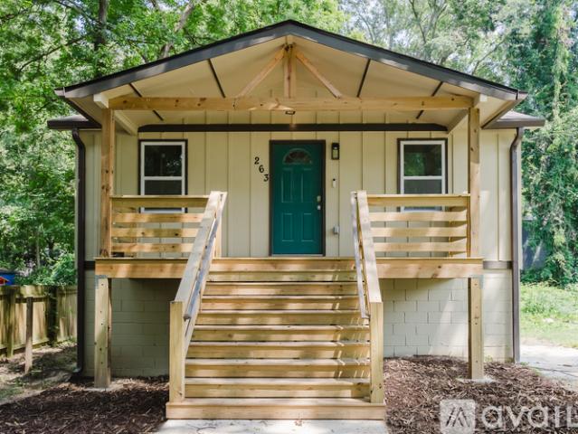 3 BR, 2 BA Apartment 263 Sewanee Avenue Northwest, Atlanta, GA 30314