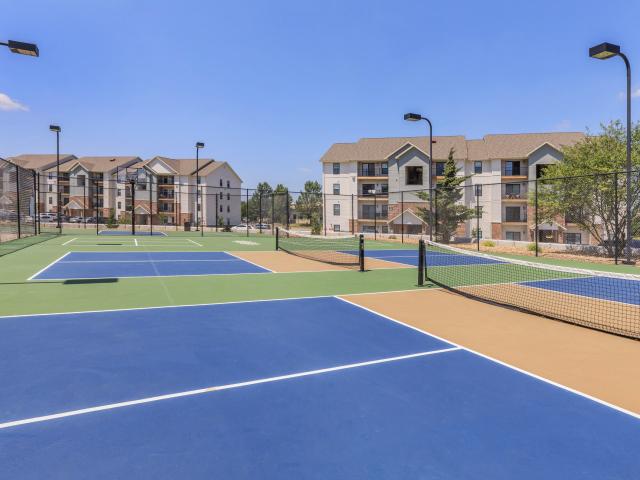 3 BR, 2 BA Apartment 2601 N Cresthaven Ave Unit 101, Springfield, MO 65803
