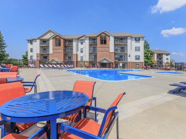 3 BR, 2 BA Apartment 2601 N Cresthaven Ave Unit 208, Springfield, MO 65803