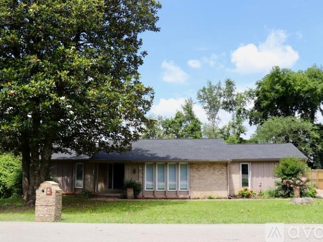 3 BR, 2 BA Apartment 2605 Yuma Dr, Bowling Green, KY 42104