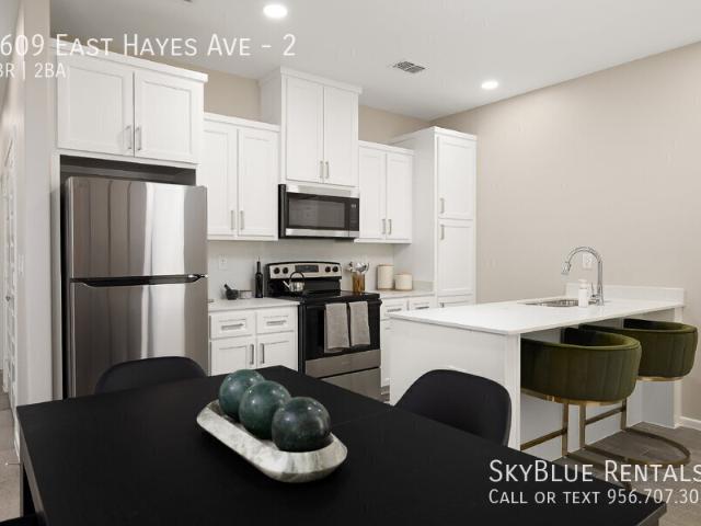 3 BR, 2 BA Apartment 2609 East Hayes Ave, Alton, TX 78573