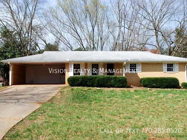 3 BR, 2 BA Apartment 260 Castlegate Cir, Carrollton, GA 30116