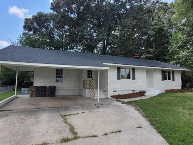 3 BR, 2 BA Apartment 2613 Vanstory St, Greensboro, NC 27407
