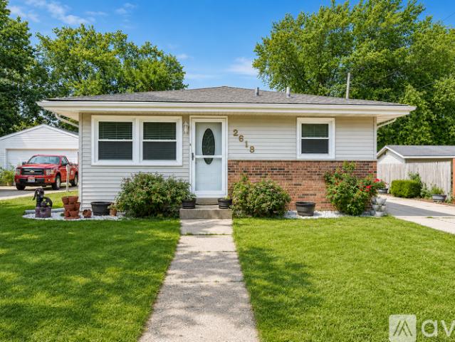 3 BR, 2 BA Apartment 2618 27th Street, Kenosha, WI 53140