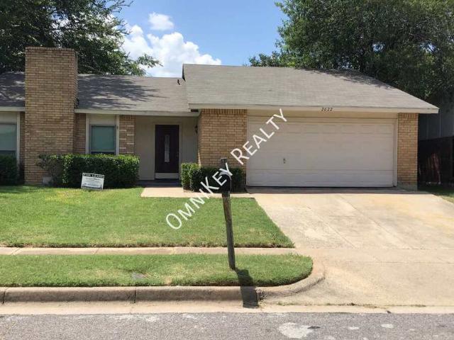 3 BR, 2 BA Apartment 2622 Meadowview Dr, Arlington, TX 76016