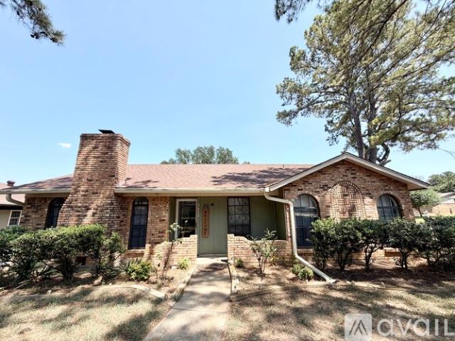3 BR, 2 BA Apartment 2623 Nelwin Place, Arlington, TX 76016