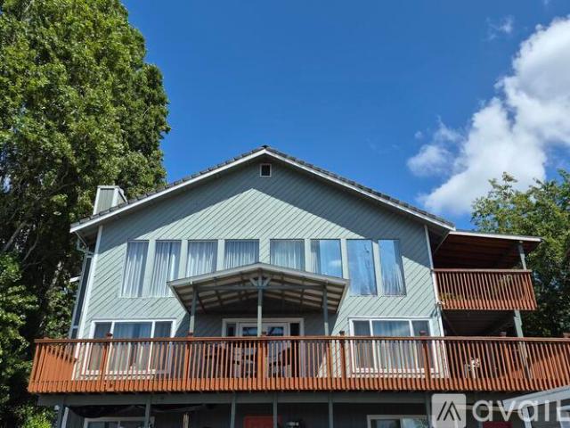 3 BR, 2 BA Apartment 2625 Benson Road South, Renton, WA 98055
