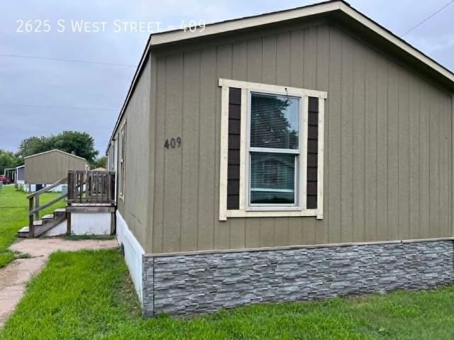 3 BR, 2 BA Apartment 2625 S West Street, Wichita, KS 67217