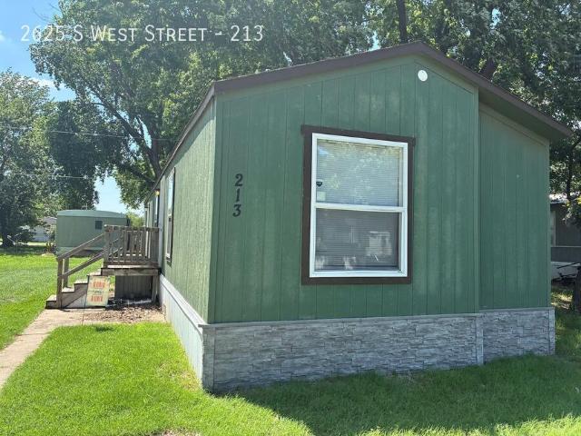3 BR, 2 BA Apartment 2625 S West Street, Wichita, KS 67217