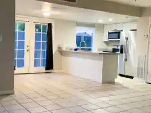 3 BR, 2 BA Apartment 264 E Betty Elyse Ln, Phoenix, AZ 85022