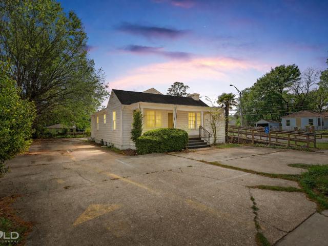 3 BR, 2 BA Apartment 2661 Murray St, Shreveport, LA 71108