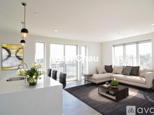 3 BR, 2 BA Apartment 26 Hichborn St, Unit 17B, Boston, MA 02135