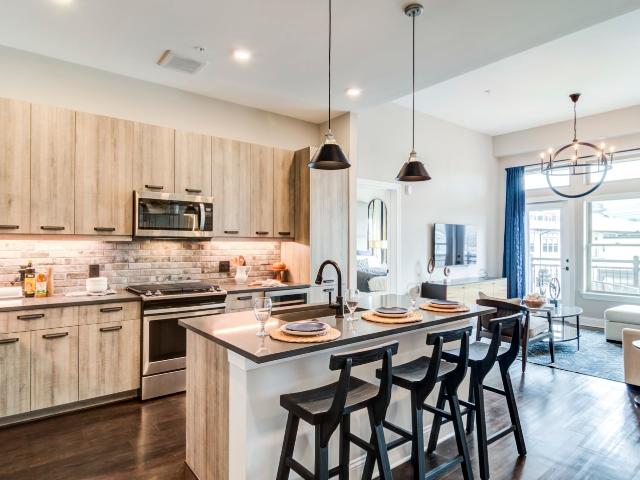 3 BR, 2 BA Apartment 2735 Paces Ferry Road Unit 527, Atlanta, GA 30339