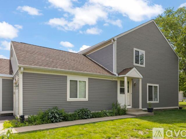 3 BR, 2 BA Apartment 2736 Prairieview Lane South, Unit Aurora, Aurora, IL 60502