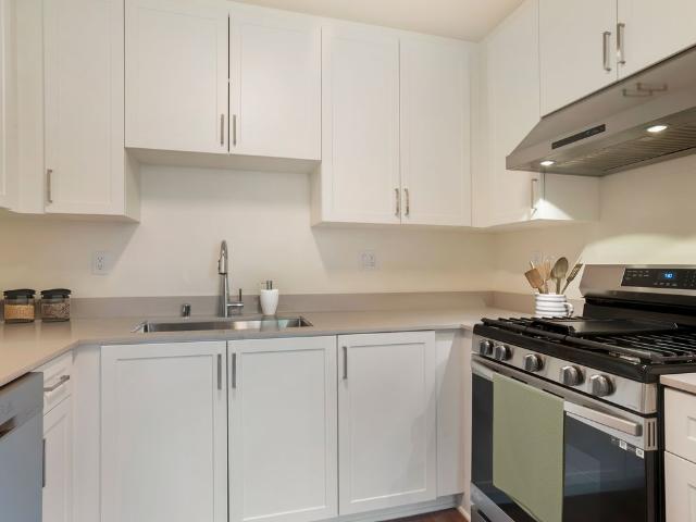 3 BR, 2 BA Apartment 2745 Meadow Lark Drive Unit 010 8047C, San Diego, CA 92123