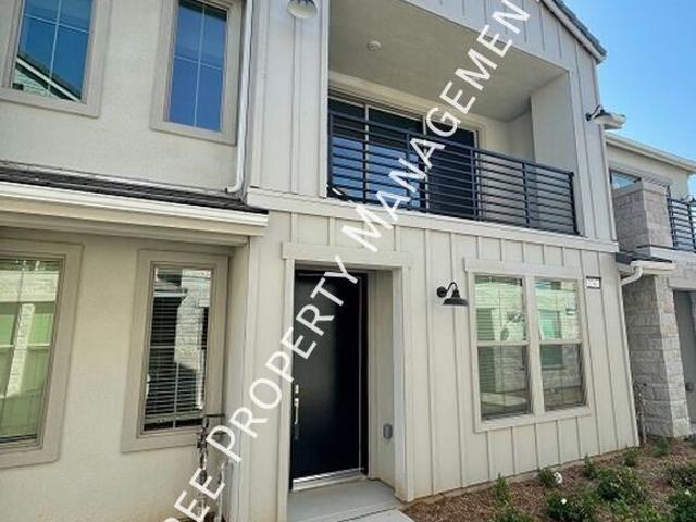 3 BR, 2 BA Apartment 2747 E. Tamarind Drive, Fresno, CA 93730