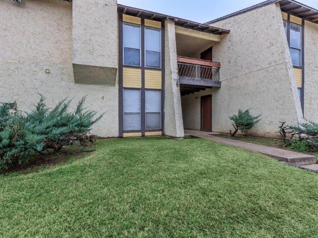 3 BR, 2 BA Apartment 2750 Waggoner St Shreveport, LA 71108