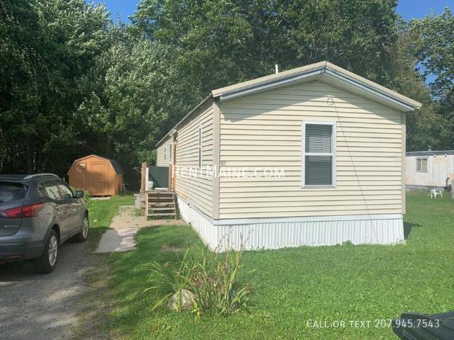 3 BR, 2 BA Apartment 27 Pheasant Hill Mobile Home Park, Milford, ME 04461