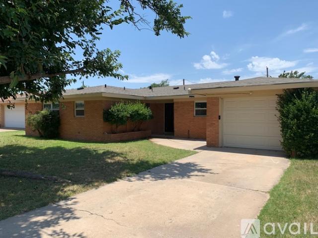 3 BR, 2 BA Apartment 2801 Redbud Ave, Odessa, TX 79762