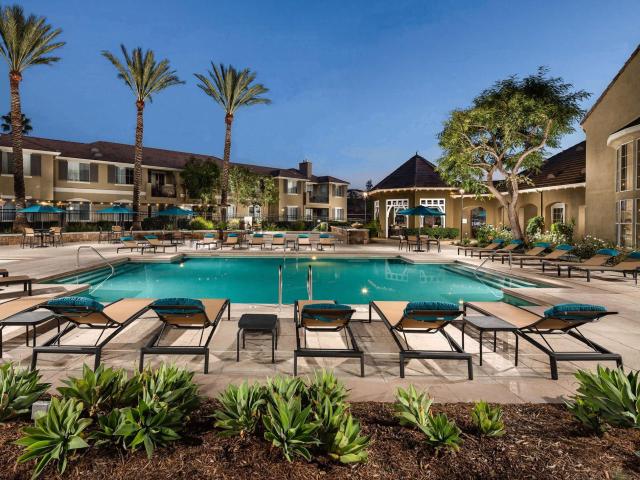 3 BR, 2 BA Apartment 28160 McBean Parkway Unit 4207, Valencia, CA 91354