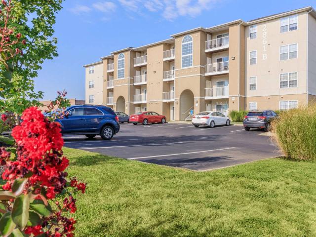 3 BR, 2 BA Apartment 2861 S Nettleton Ave Unit 102, Springfield, MO 65807
