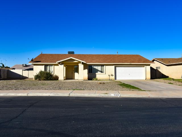 3 BR, 2 BA Apartment 2866 S 30th Drive, Yuma, AZ 85364
