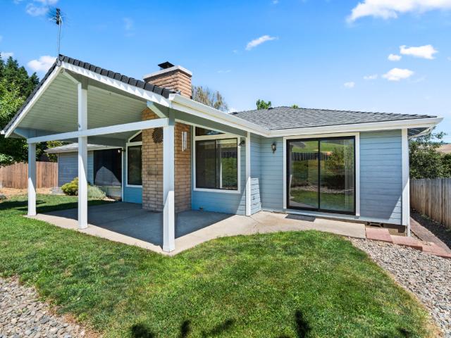 3 BR, 2 BA Apartment 2890 Wedgewood Lane, Ashland, OR 97520