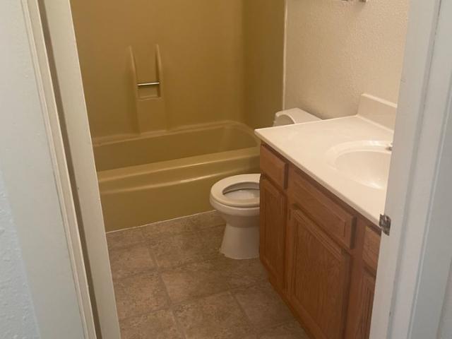 3 BR, 2 BA Apartment 2900 Middle Road Unit 3605, Bettendorf, IA 52722