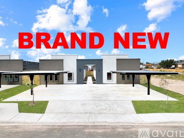 3 BR, 2 BA Apartment 2900 S Links Dr, Edinburg, TX 78542