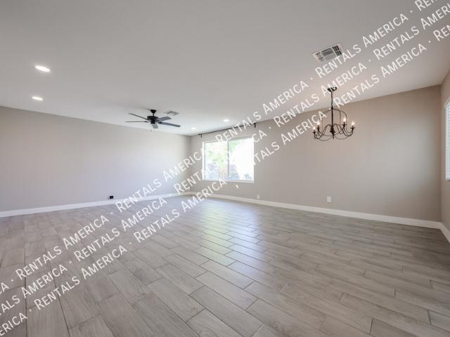 3 BR, 2 BA Apartment 2902 W Straford Dr, Chandler, AZ 85224