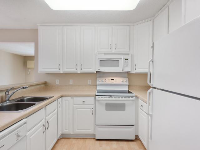 3 BR, 2 BA Apartment 2903 Cutters Grove Ave Unit 2901 310, Anoka, MN 55303