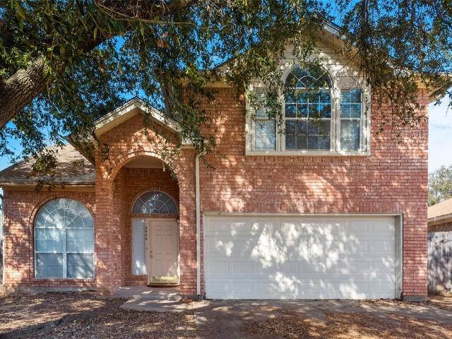 3 BR, 2 BA Apartment 2909 Gatineau Ct, Fort Worth, TX 76118