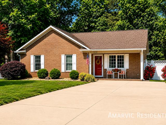 3 BR, 2 BA Apartment 1290 Pyrtle Dr, Graham, NC 27253
