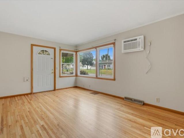 3 BR, 2 BA Apartment 2916 52nd Avenue North, Unit 2916, Minneapolis, MN 55430