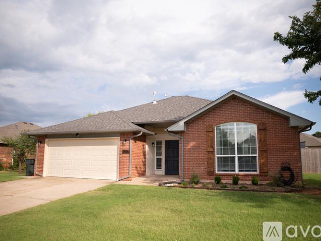 3 BR, 2 BA Apartment 2916 East Lake Drive, Norman, OK 73071