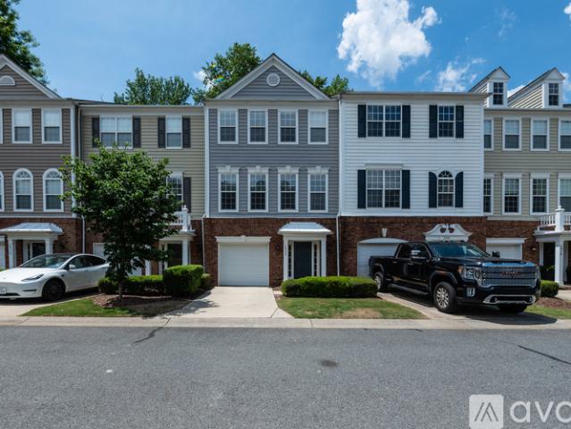 3 BR, 2 BA Apartment 2922 Duvalla Avenue, Unit Magnolia Park, Charlotte, NC 28209