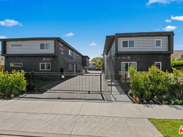 3 BR, 2 BA Apartment 2922 Hauser Boulevard, Los Angeles, CA 90016